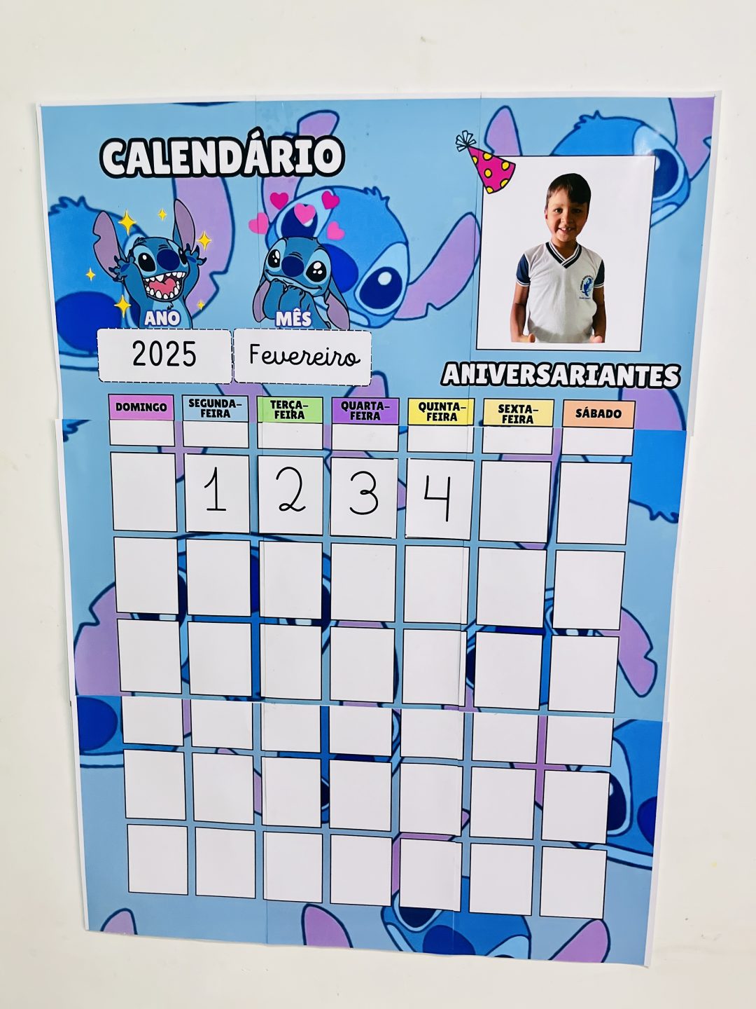 Calendário de Parede do Stitch – Clube Alfabetinho